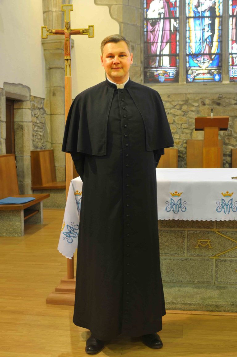 Habit - Canons Regular of St. Augustine of the Congregation of the Most ...